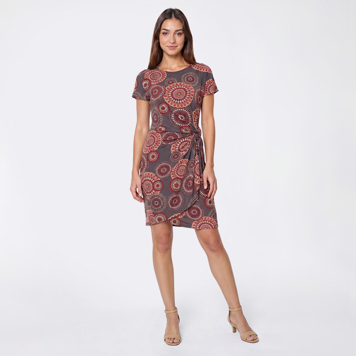 Click here for Petite Robbie Bee Short Sleeve Medallion Sarong Wr... prices